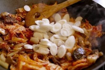 Fast Dubu Kimchi (Tofu w/ Stir-fried Kimchi & Pork) - The Woks of Life