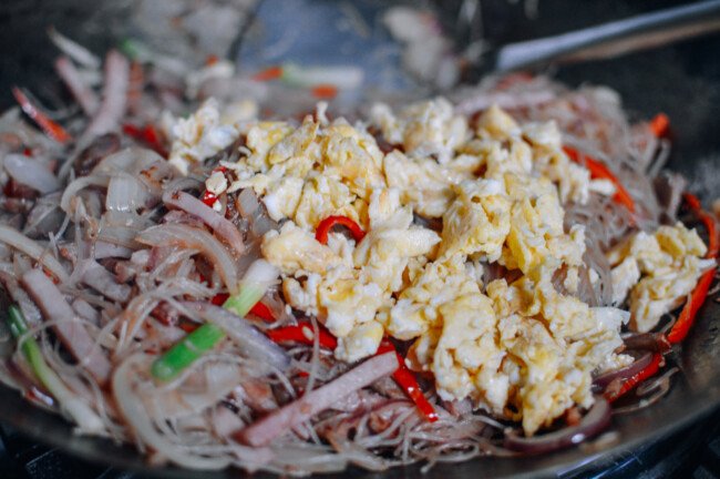 Xiamen Chow Mei Fun (Rice Noodles) - The Woks of Life