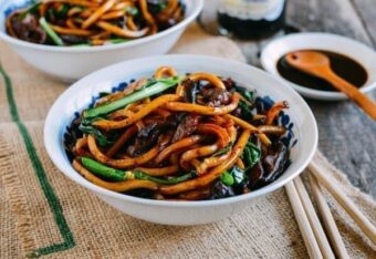 Shanghai Fried Noodles (Cu Chao Mian) - The Woks of Life