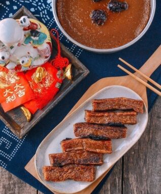 Stir-fried Rice Cakes (Nian Gao - 炒年糕) | The Woks of Life