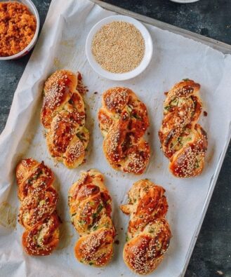 Chinese Steamed Pork Buns (包子 - Baozi) - The Woks of Life