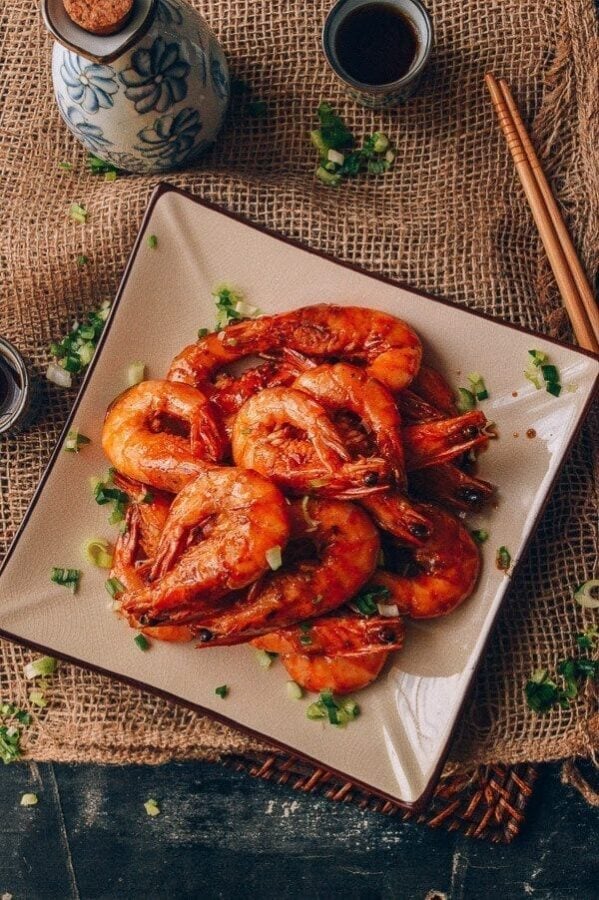 Shanghai Shrimp Stir-fry - You Bao Xia (油爆虾) - The Woks of Life