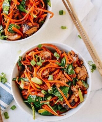 Shanghai Fried Noodles (Cu Chao Mian) - The Woks of Life