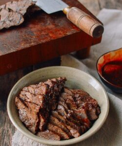 Chinese Braised Ti Pang (Pork Shank - 红烧蹄膀) - The Woks of Life