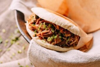 Chinese Hamburger, Rou Jia Mo 肉夹馍 - The Woks of Life