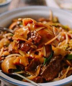 Beef Chow Fun: The Traditional Cantonese Way! - The Woks of Life