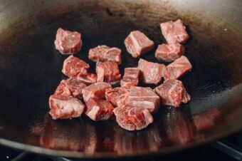 Steak Stir Fry (Chow Steak Kow) - The Woks of Life