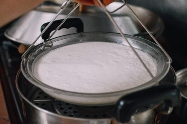 Bai Tang Gao - 白糖糕 (White Sugar Sponge Cake) - The Woks of Life