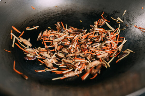 Chinese Vegetarian Duck (素鸭) - The Woks of Life