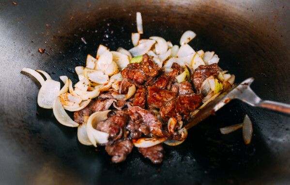 Beef Onion Stir-fry: Quick Chinese Recipe - The Woks of Life