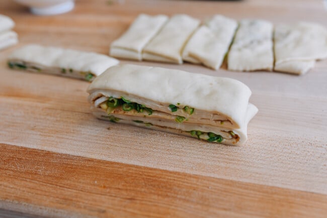 Hua Juan (Chinese Flower Rolls/Scallion Buns) - The Woks of Life