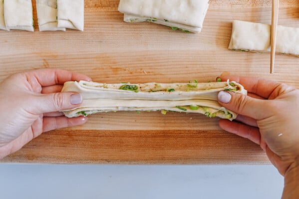 Hua Juan (Chinese Flower Rolls/Scallion Buns) - The Woks of Life