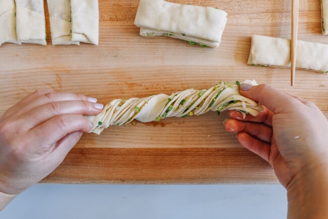 Hua Juan (Chinese Flower Rolls/Scallion Buns) - The Woks of Life