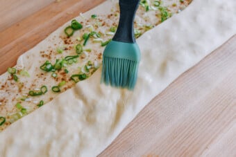 Hua Juan (Chinese Flower Rolls/Scallion Buns) - The Woks of Life