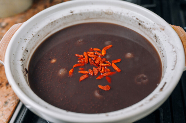 Chinese Postpartum Confinement Porridge (月子粥) - The Woks of Life