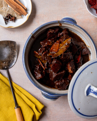 Red Braised Beef (红烧牛肉) - The Woks of Life
