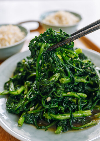 Stir-Fried Tong ho (Chrysanthemum Greens - 炒茼蒿) - The Woks of Life