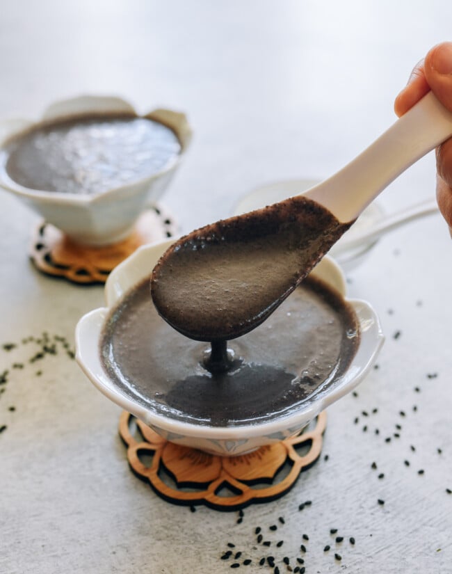 Black Sesame Soup (芝麻糊) - The Woks of Life
