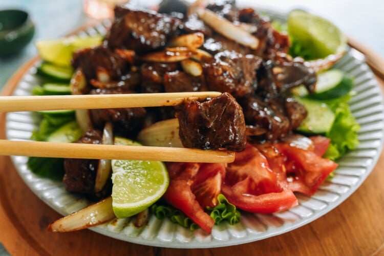 Bò Lúc Lắc (Shaking Beef Recipe) - The Woks of Life