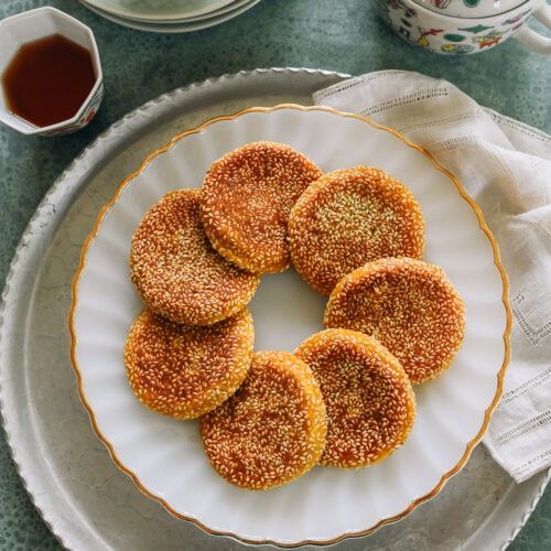 Chinese Pumpkin Cake (Nan Gua Bing - 南瓜饼) - The Woks of Life